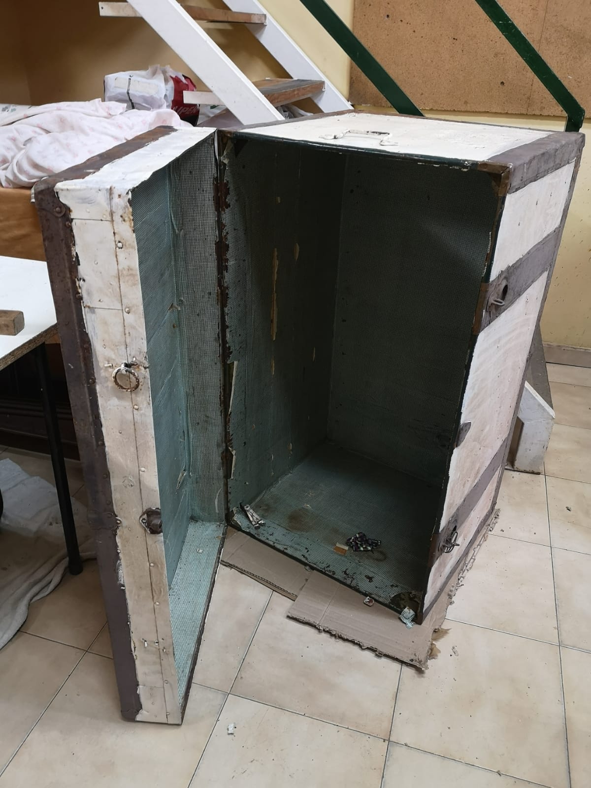 DIY de un baúl convertido en botellero | Comunidad de Comunidad Leroy ...