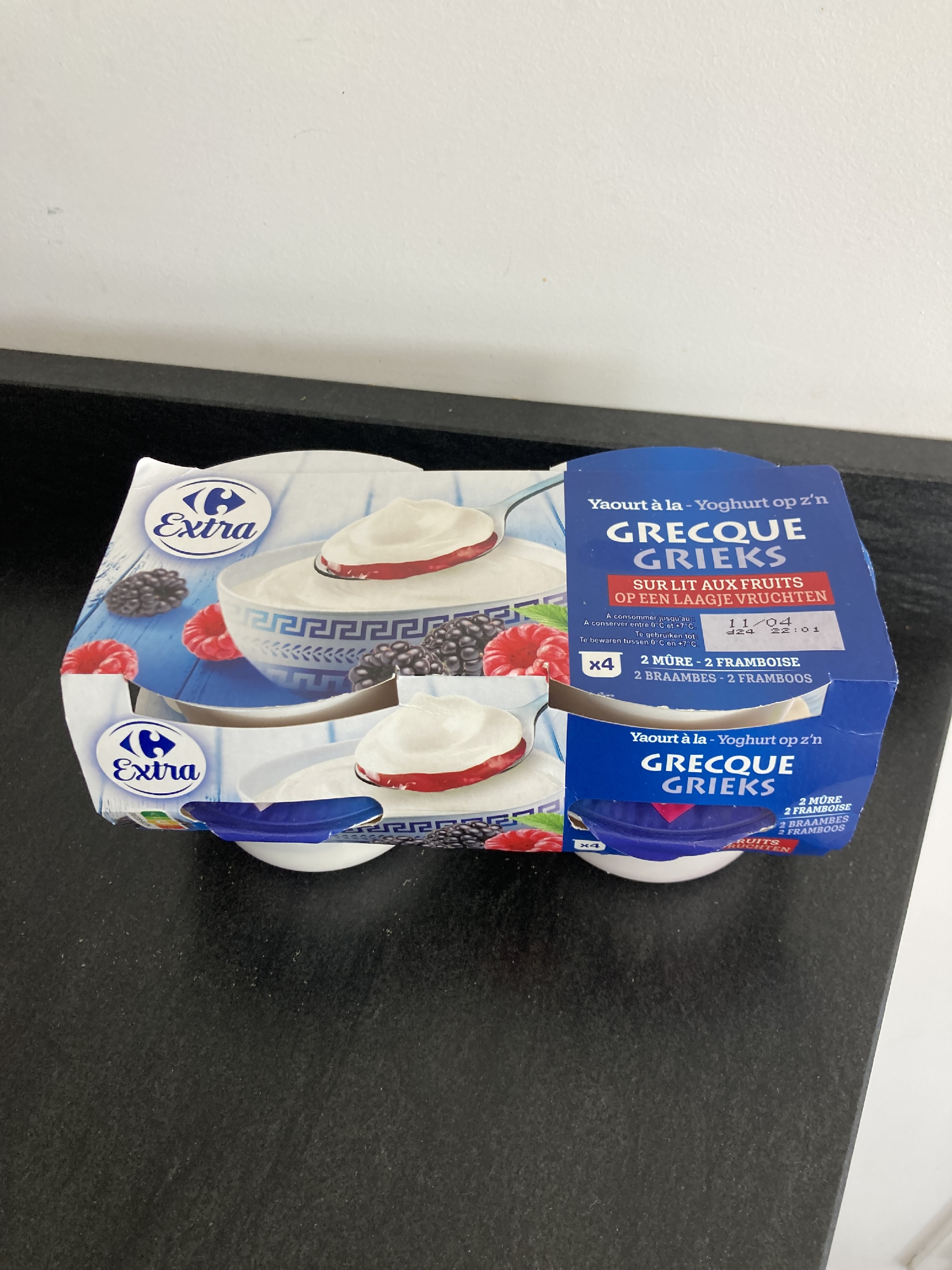 Yaourt à la grecque sur lit de fruits rouges Carrefour Extra ...