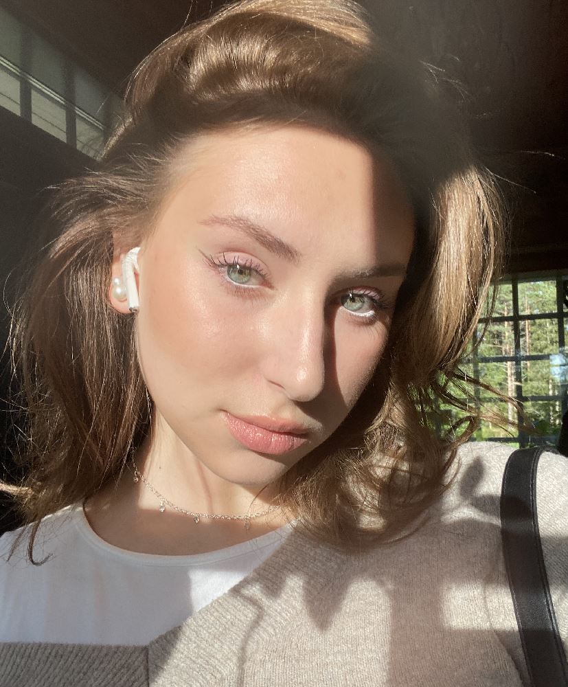 Jag tycker om att använda smink och det känns väldigt roligt | KICKS ...