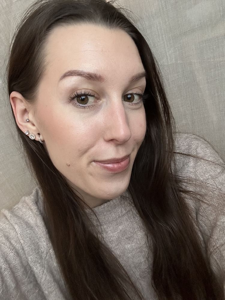 Min enkla jobbsminkning som innehåller alla mina | KICKS Beauty Talks ...